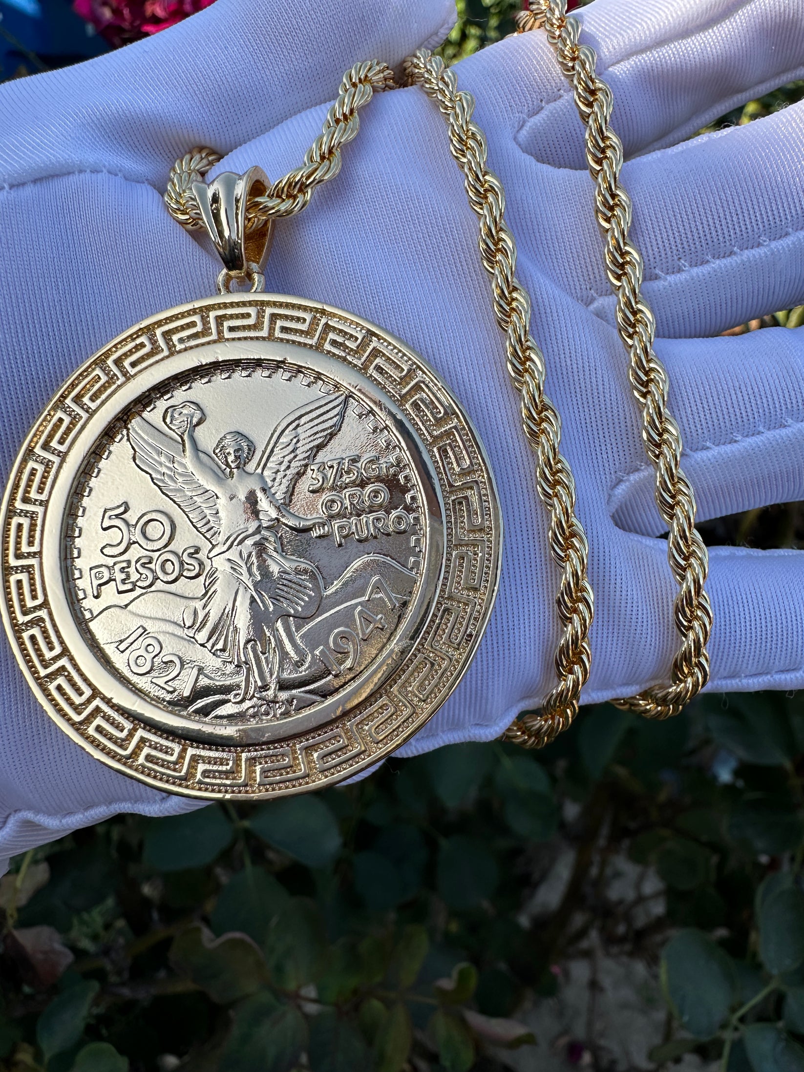 Centenario Oro - Gold Plated Necklace with Cuban Chain – Giftingshopss